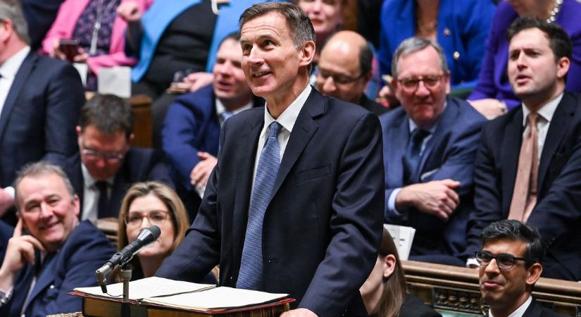 Optimista előrejelzést tett közzé a brit kormány Optimista előrejelzést tett közzé a brit kormány