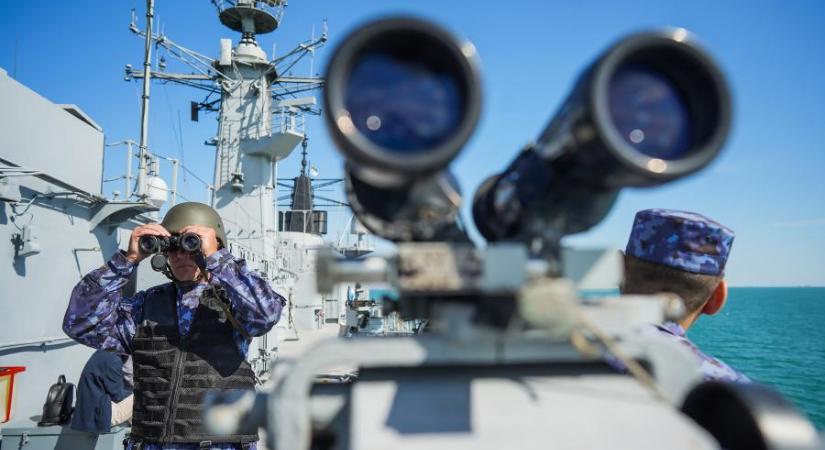 Hadihajók, repülők, búvárok lepték el hétfőn a Duna torkolatát a NATO ...