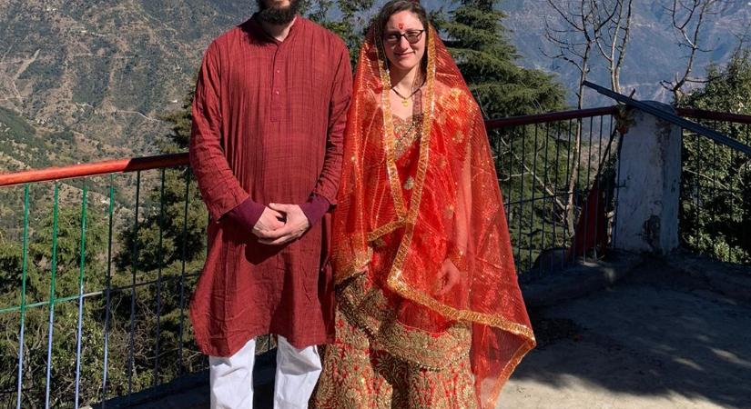 Székelyföldön túl: Nóra és Zoli a Himalája lábánál kötött házasságot ...