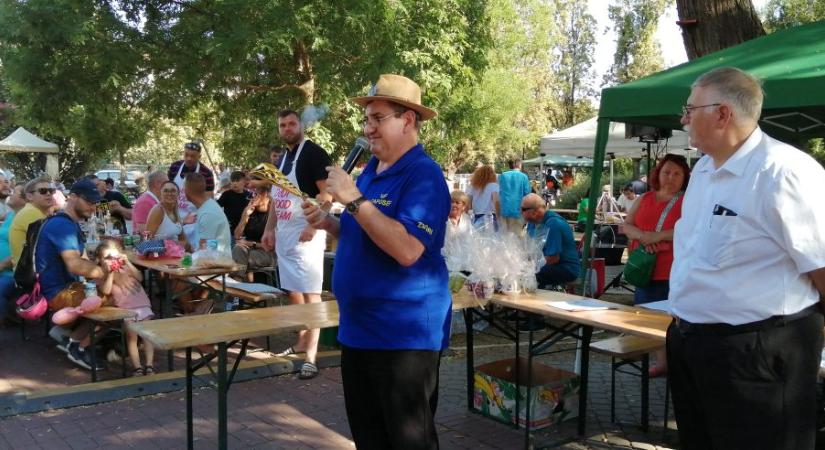 Tárkonyos pityókaleves és grillezett bivalybélszín a legjobbak között ... Tárkonyos pityókaleves és grillezett bivalybélszín a legjobbak között ...