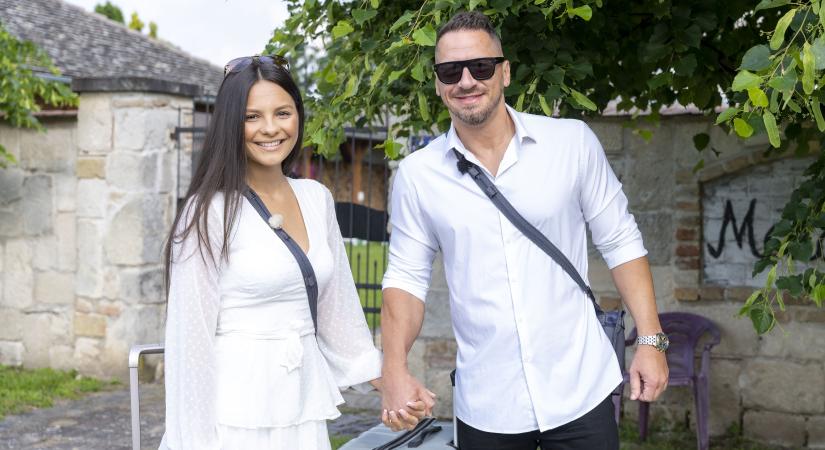 „A templomban úgy pusziszkodtunk, hogy eltakartuk” – ezért nem ...