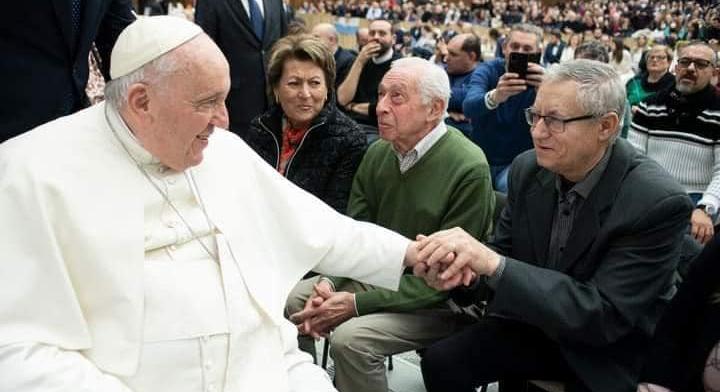 Magyarok osztottak ételt a nélkülöző olaszoknak: Ferenc pápa hálás a ...