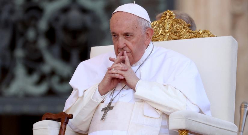 Robert Fico felépüléséért imádkozik Ferenc pápa